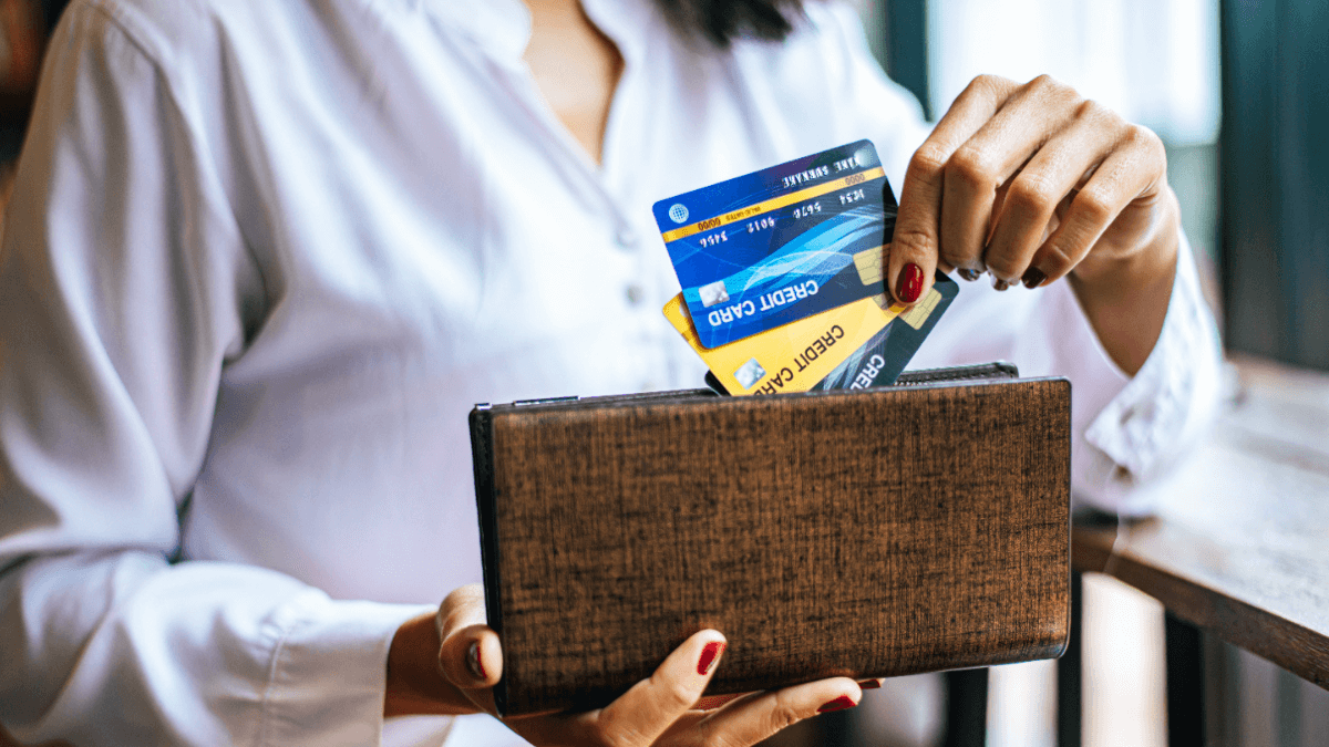 5 Affordable Bank Accounts With Low Monthly Fees In 2025 - Status Check